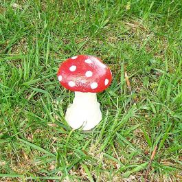 Garden ornament toadstool, handmade toadstools, garden toadstools, mushrooms, garden mushrooms,